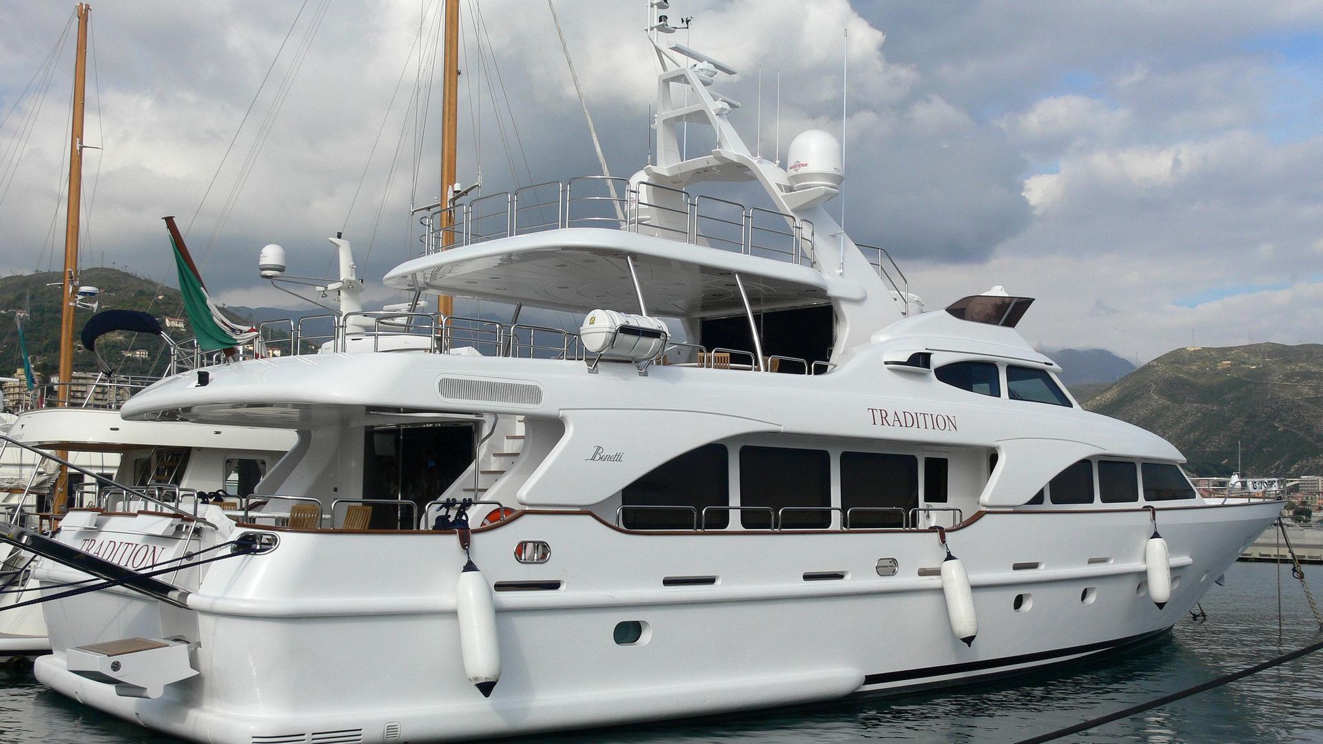 Anypa yacht (Benetti, 30.24m, 2003)
